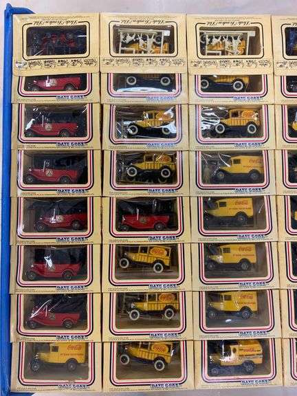 Group of assorted Lledo Models of Days Gone die-cast vehicles - Matthew ...