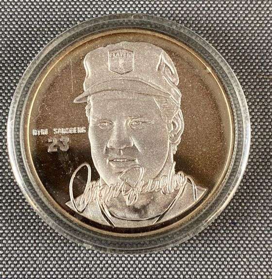 The Highland Mint Ryne Sandberg One Troy Ounce .999 Sliver Coin ...