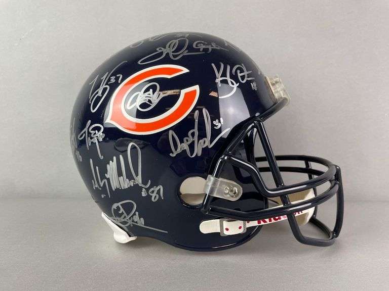 2006 Chicago Bears Team Signed Helmet - Matthew Bullock Auctioneers