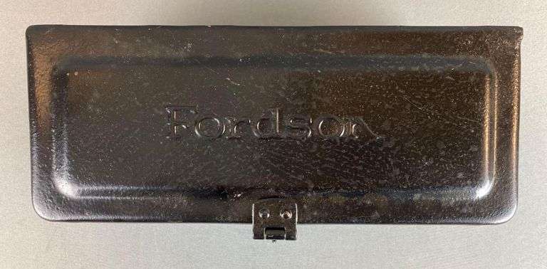 Vintage Fordson Tool Box - Matthew Bullock Auctioneers