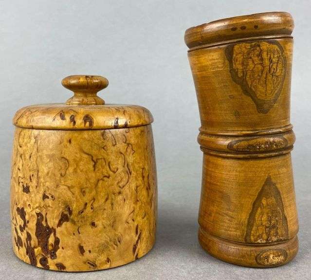 Group of 2 small Treenware items - Matthew Bullock Auctioneers