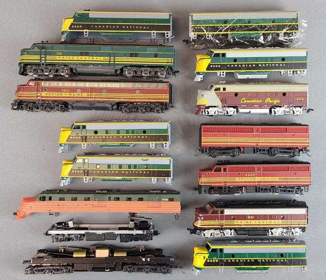 Group of HO Scale Locomotives and Parts - Matthew Bullock Auctioneers