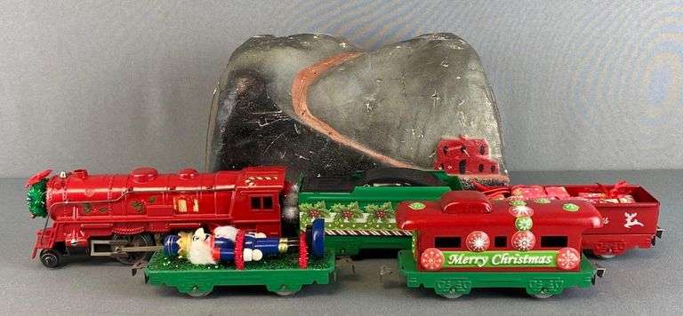 Marx Christmas Themed Electric Train Set and Tunnel - Matthew Bullock ...
