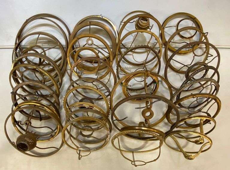 Group of 30+ Assorted Brass Lamp Rings - Matthew Bullock Auctioneers