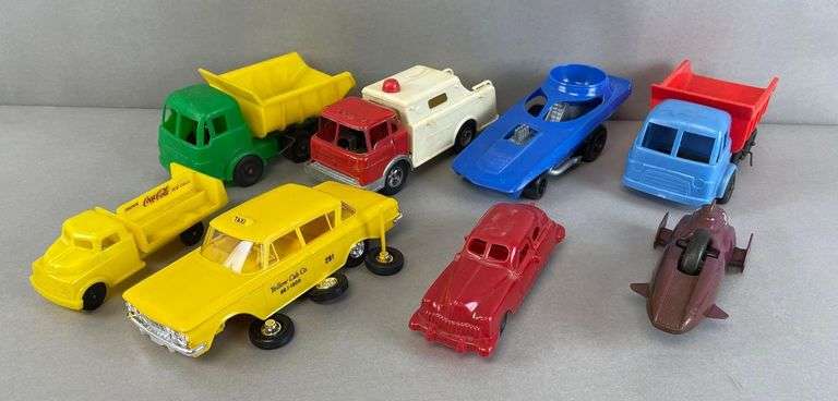 Group of 8 Vintage Plastic Vehicles - Matthew Bullock Auctioneers