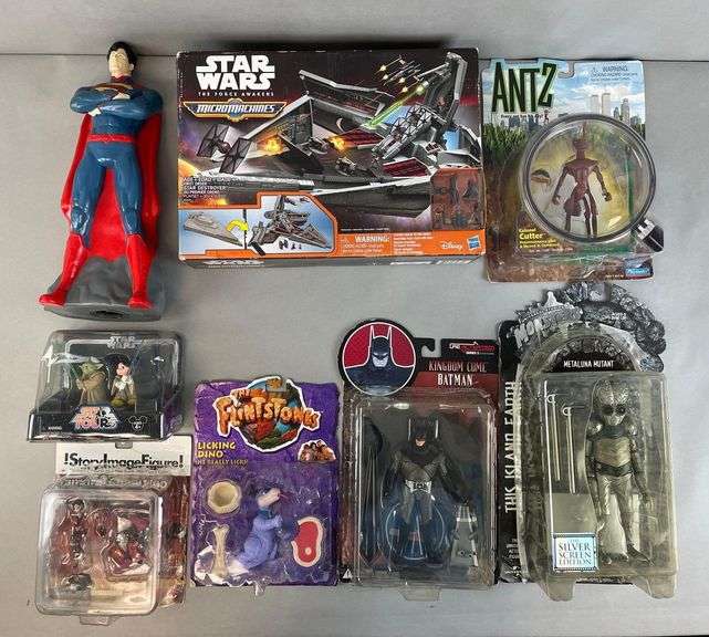 Group of 8 Assorted Action Figures and More - Matthew Bullock Auctioneers