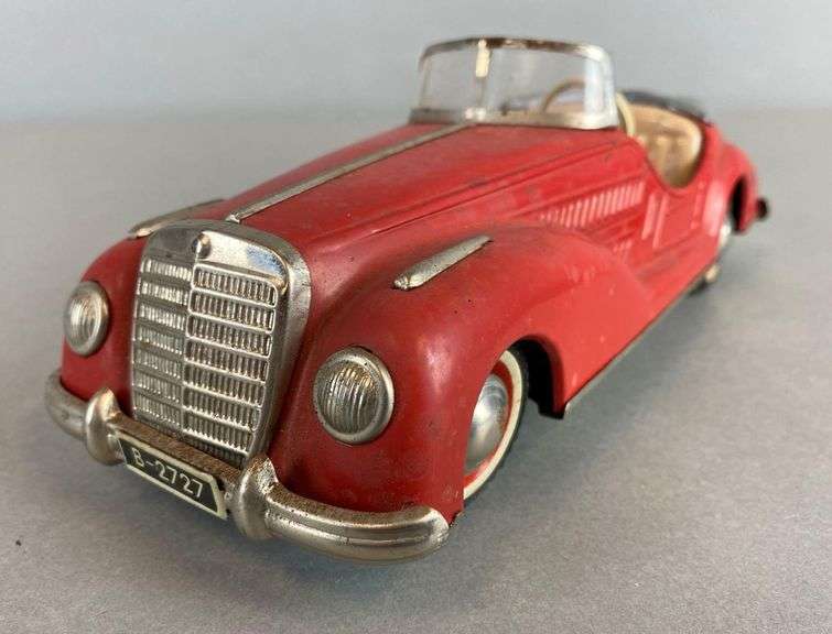 Distler Die-Cast Wind-Up Car - Matthew Bullock Auctioneers