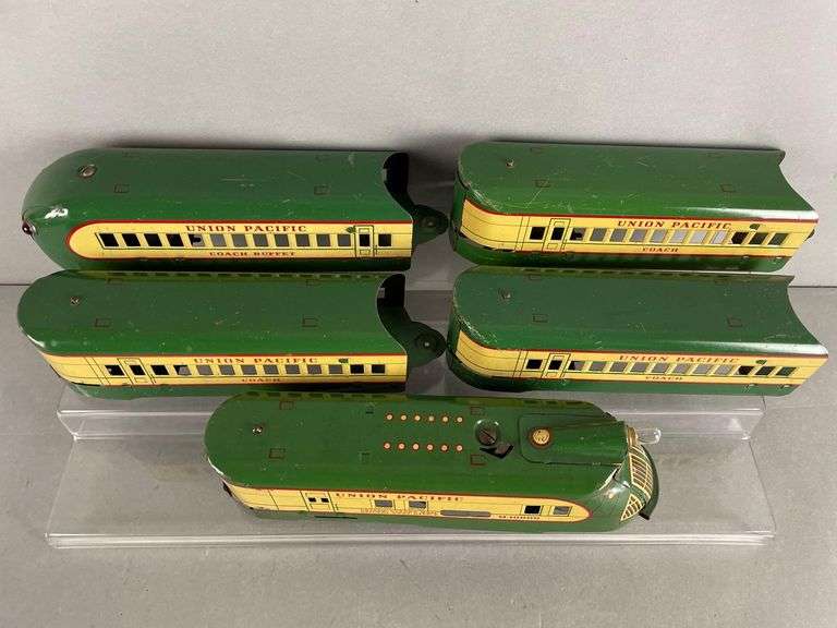 Marx O Scale M-10000 Locomotive and Car Set - Matthew Bullock Auctioneers