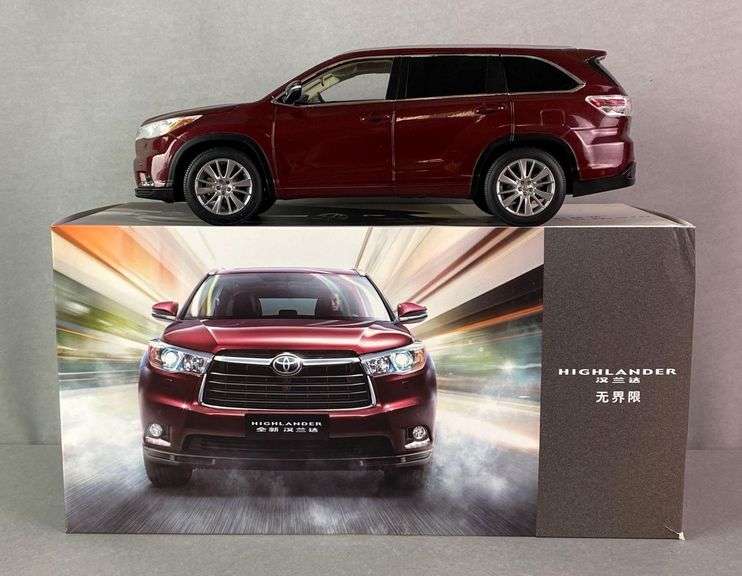 Japanese Toyota Highlander Die-Cast Model - Matthew Bullock Auctioneers
