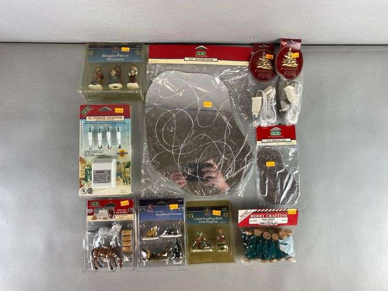 Group of Carol Towne Figurines and more - Matthew Bullock Auctioneers