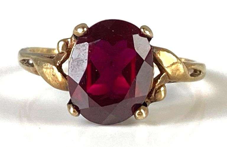10K Gold Ruby Ring - Matthew Bullock Auctioneers