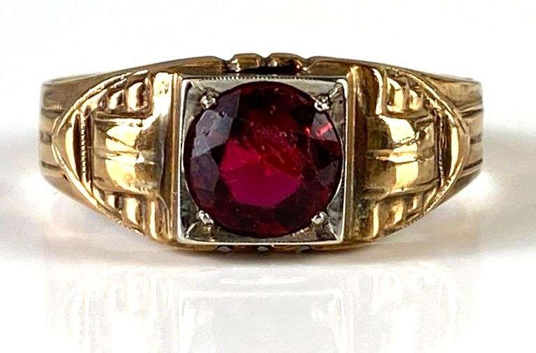10K Gold Red CZ Ring - Matthew Bullock Auctioneers