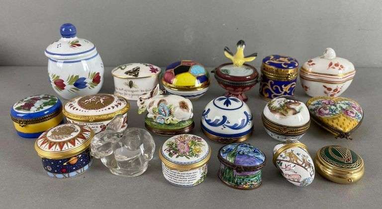 Group of Porcelain Pill Boxes and More - Matthew Bullock Auctioneers