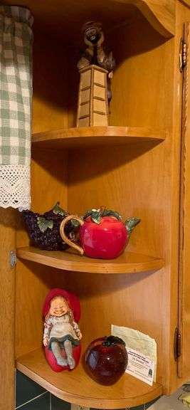 Group of Apple Decor and More - Matthew Bullock Auctioneers