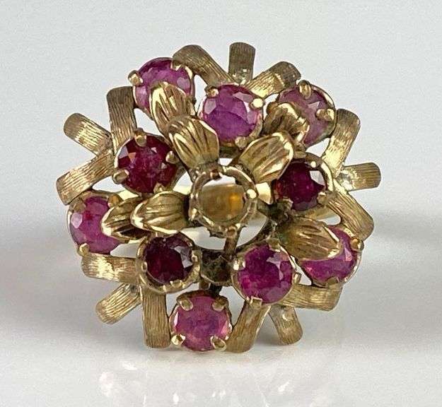 18K Gold Ruby Flower Ring - Matthew Bullock Auctioneers
