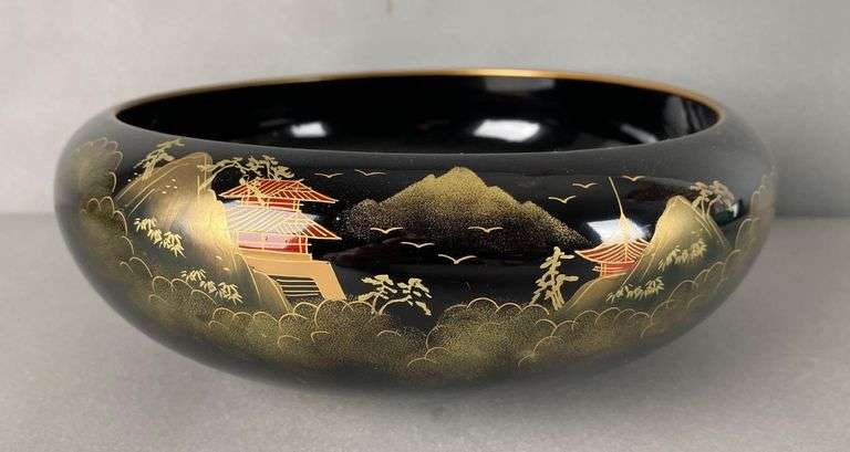 Japanese Hand Painted Black Lacquer Bowl - Matthew Bullock Auctioneers