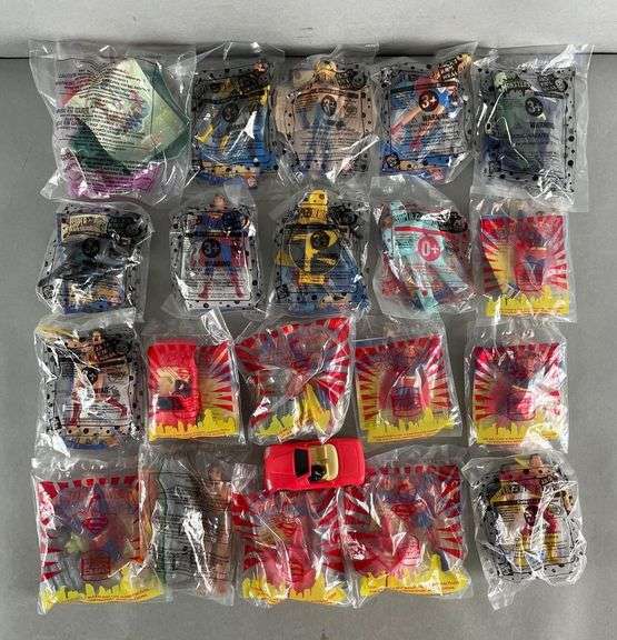 Group of 20 Super Hero Premium Action Figures - Matthew Bullock Auctioneers