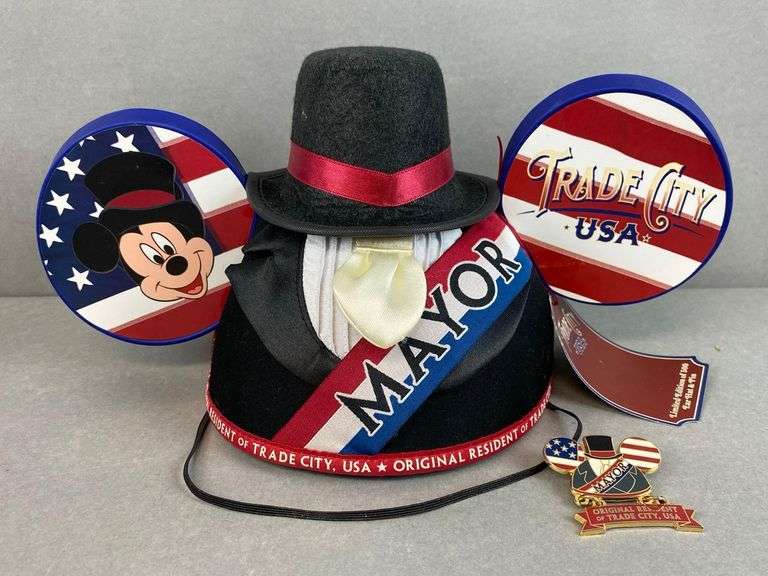 Disney Limited Edition Mayor Mickey Hat and Pin Set - Matthew Bullock ...