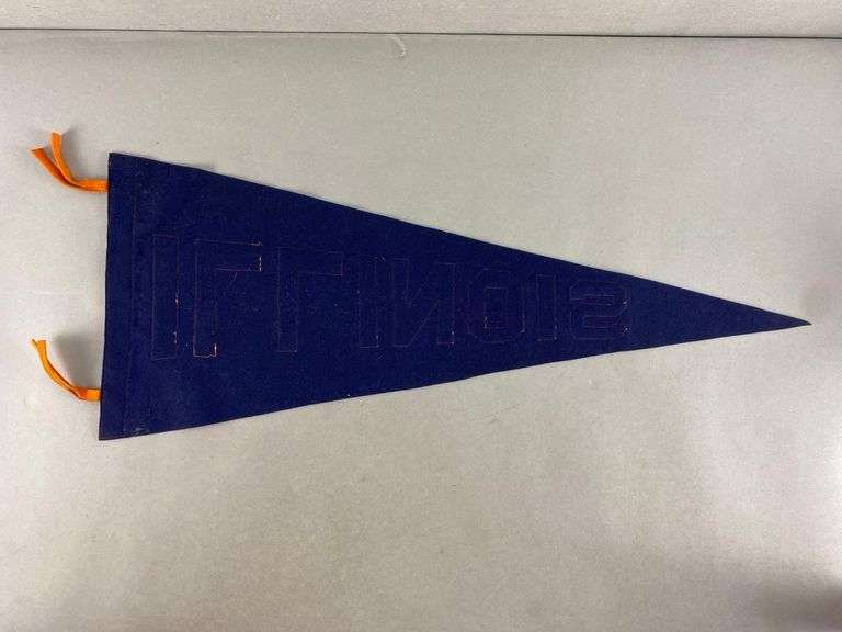 University of Illinois Pennant - Matthew Bullock Auctioneers