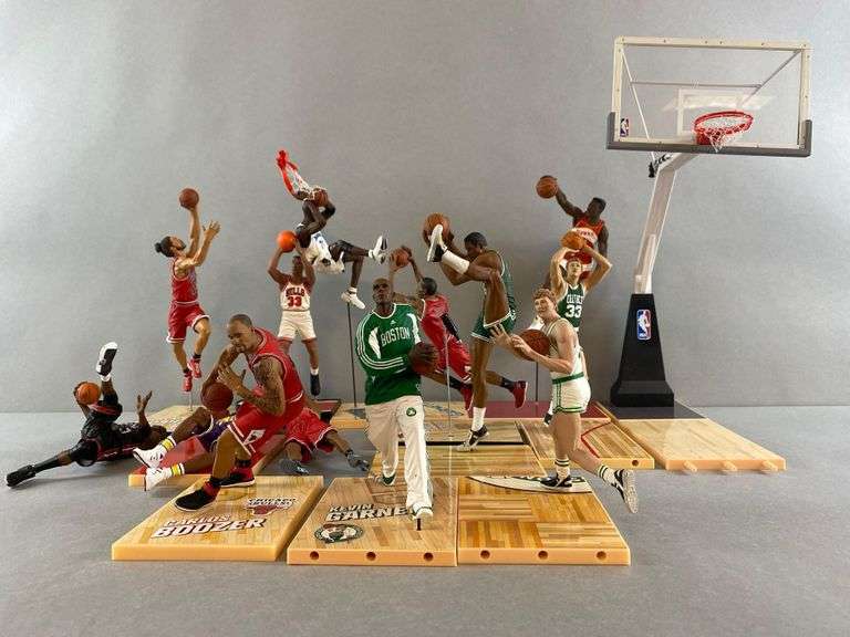 14 - McFarlane Basketball Figures - Loose - Matthew Bullock Auctioneers