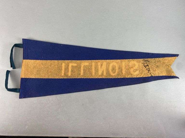 University of Illinois Double Point Pennant - Matthew Bullock Auctioneers