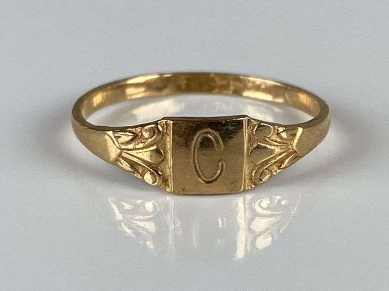 10K Gold Monogramed Letter C Ring - Matthew Bullock Auctioneers