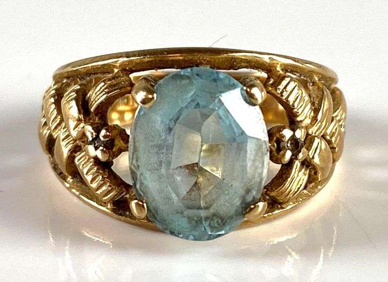 10K Gold Blue Topaz Ring - Matthew Bullock Auctioneers