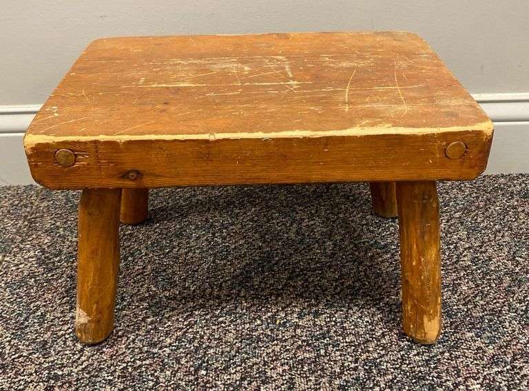 Small Rustic Timber Wood Footstool - Matthew Bullock Auctioneers
