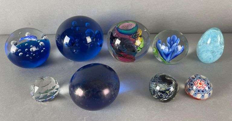 Group of 9 Glass Paperweights - Matthew Bullock Auctioneers