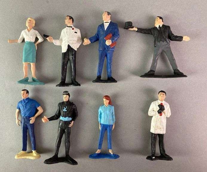 Group of 8 Gilbert Toys Painted James Bond Figures - Matthew Bullock ...