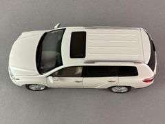 Japanese Toyota Highlander Die-Cast Model - Matthew Bullock Auctioneers