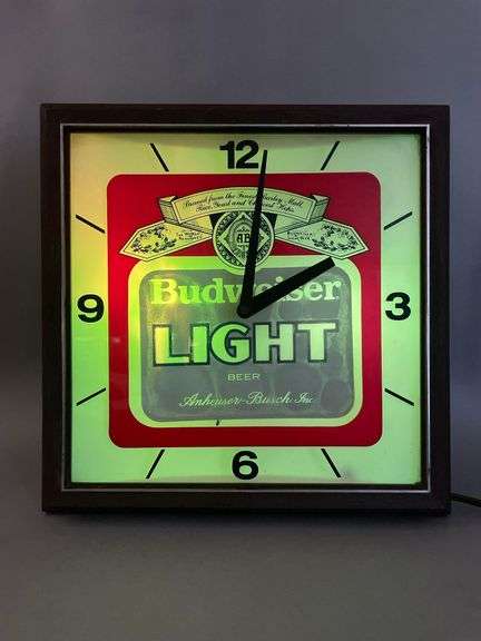 Budweiser Light Beer Vintage Budweiser Light Up Advertising Clock ...