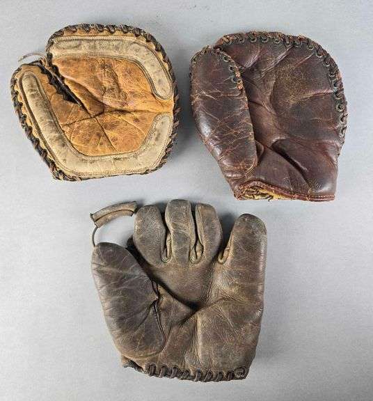 Group of 3 Vintage Leather Baseball Mitts - Matthew Bullock Auctioneers