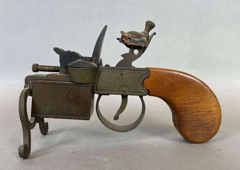 Dunhill Tinder Pistol Tabletop Lighter - Matthew Bullock Auctioneers