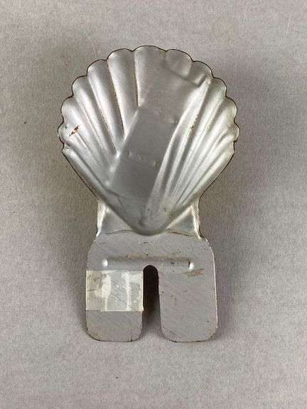 Vintage Shell Oil License Plate Topper - Matthew Bullock Auctioneers