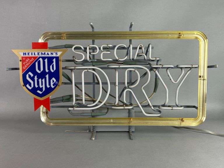 Heilemans Old Style Light-Up Neon Advertising Beer Sign - Matthew ...