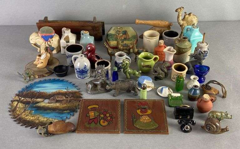 Group of Assorted Items - Matthew Bullock Auctioneers