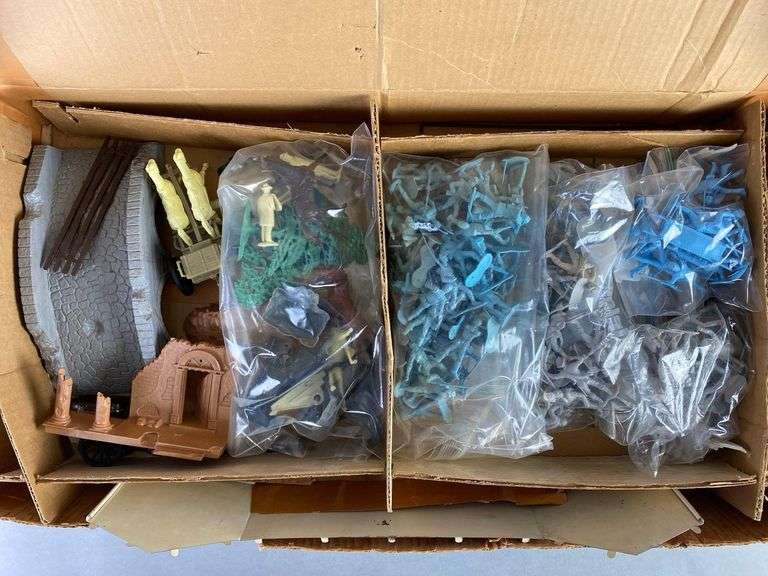 Vintage Marx Battle of the Blue and Gray Play Set - Matthew Bullock ...