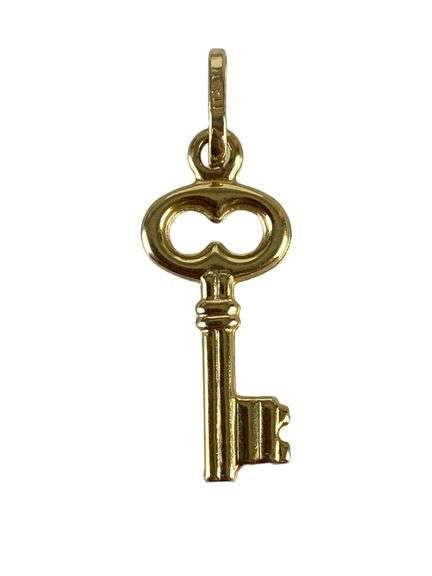 10K Italian Gold Key Necklace Pendant - Matthew Bullock Auctioneers