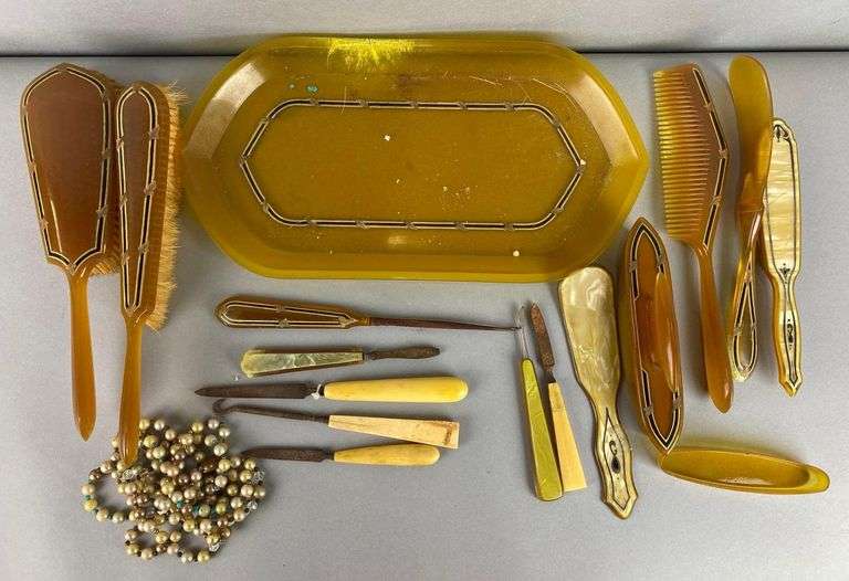 Group of Vintage Art Deco Lucite and Bakelite Vanity Set Items ...
