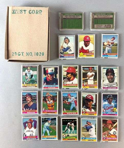 1976 Topps Baseball West Corps. Cello Fun Pack Vending Box of 20 with ...