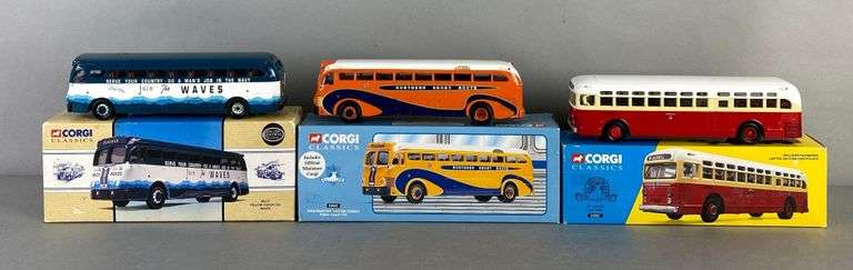 Group of 3 1995 Corgi Die-Cast Buses - Matthew Bullock Auctioneers
