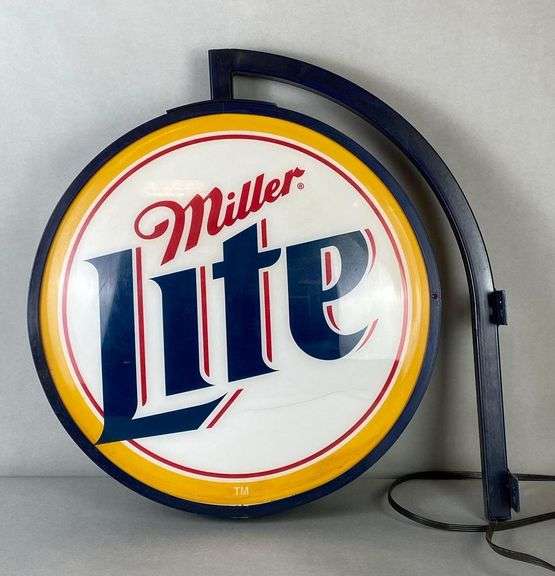 Miller Lite Light Up Advertising Flange Sign - Matthew Bullock Auctioneers