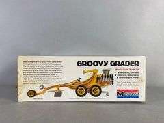 Monogram Groovy Grader Earth Mover Plastic Model Kit - Matthew Bullock ...