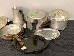 Group of 11 Assorted Kitchenware - Matthew Bullock Auctioneers