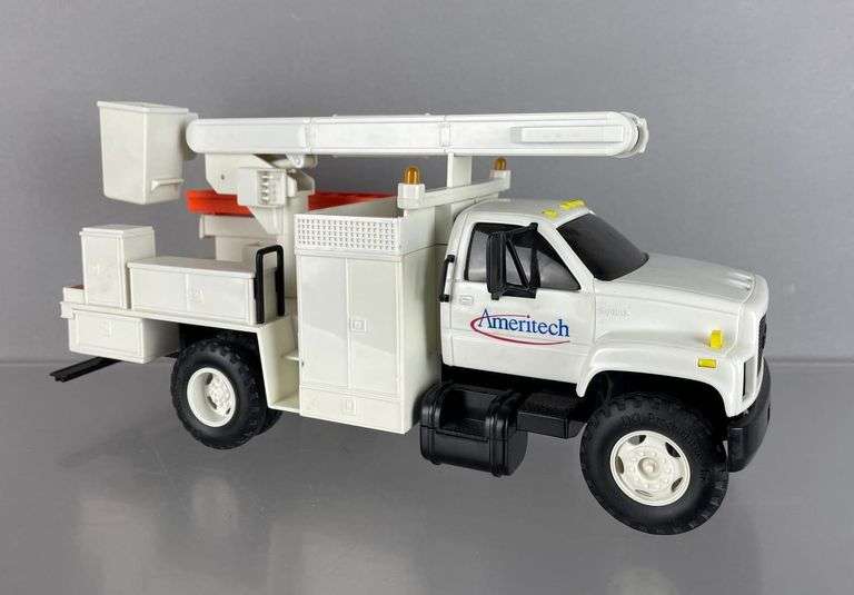 1985 GMC TopKick Ameritech Bucket Truck Bank - Matthew Bullock Auctioneers
