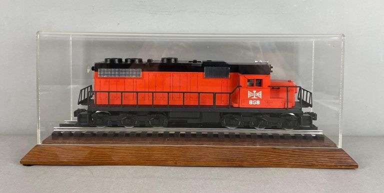 Lionel O Scale Bessemer Route SD-38 Diesel Engine with Display Case ...