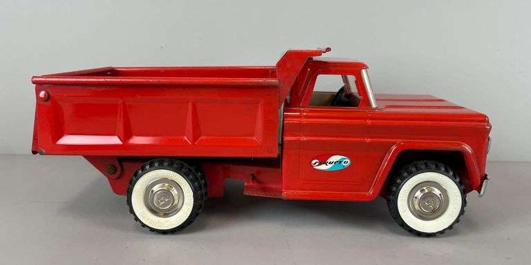 Vintage Structo Pressed Steel Dump Truck - Matthew Bullock Auctioneers