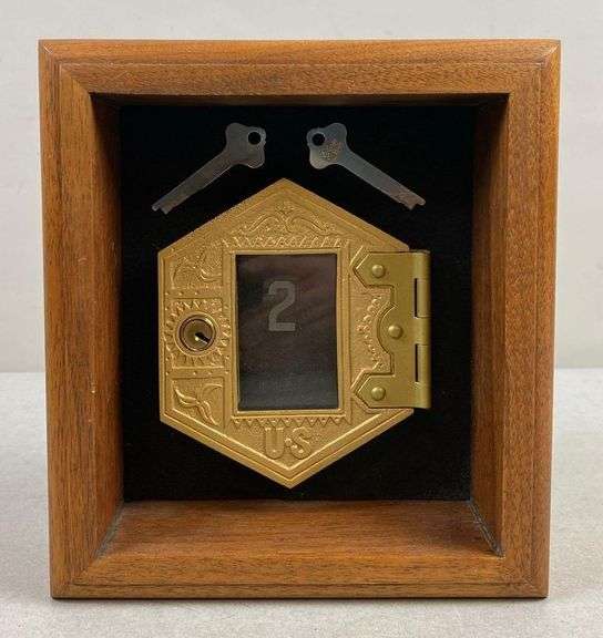 US Postal Door Plaque with Keys - Matthew Bullock Auctioneers