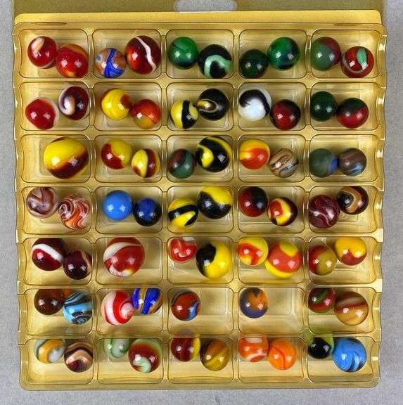 Group of Vintage Akro Agate Corkscrew Marbles - Matthew Bullock Auctioneers